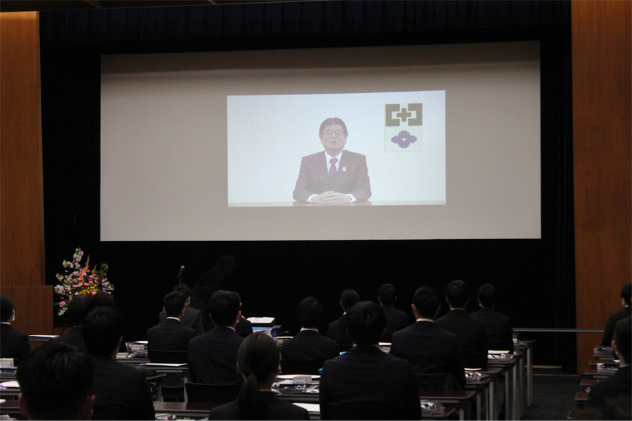 Ceremony to Welcome New Staff Members | Sumitomo Electric